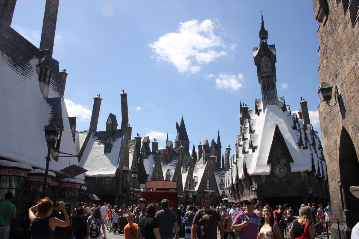 BREAKING: Universal Studios Introduces Real Dementors to Wizarding ...